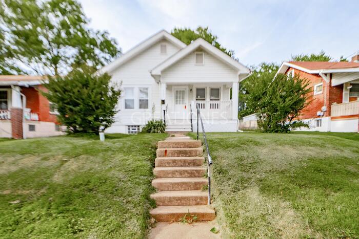 8621 Forest Ave, Charlack, MO 63114 - House Rental in Charlack, MO ...