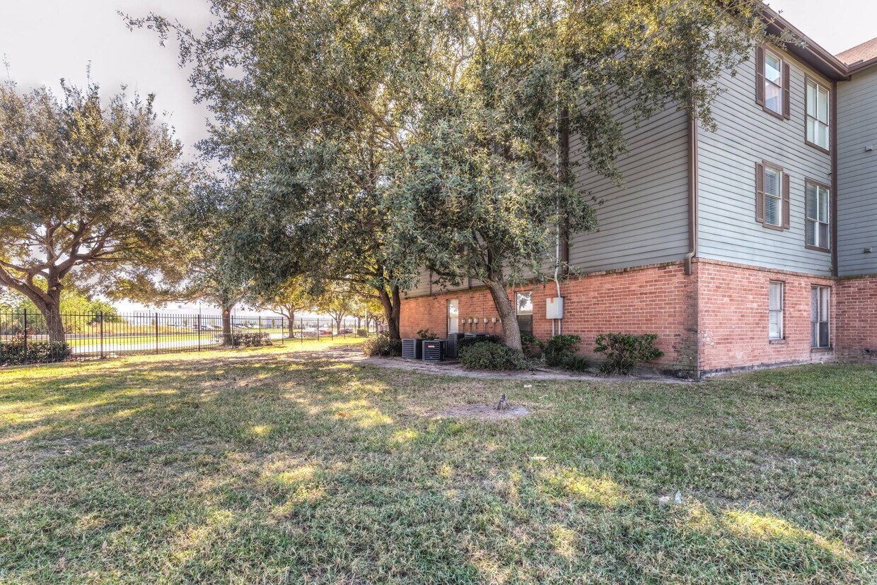 Sutter Ranch - 10445 Greens Crossing Blvd Houston, TX 77038 ...