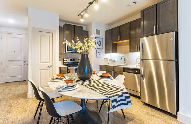 Cortland at Phipps Plaza Apartments - 707 Park Ave NE Atlanta, GA ...