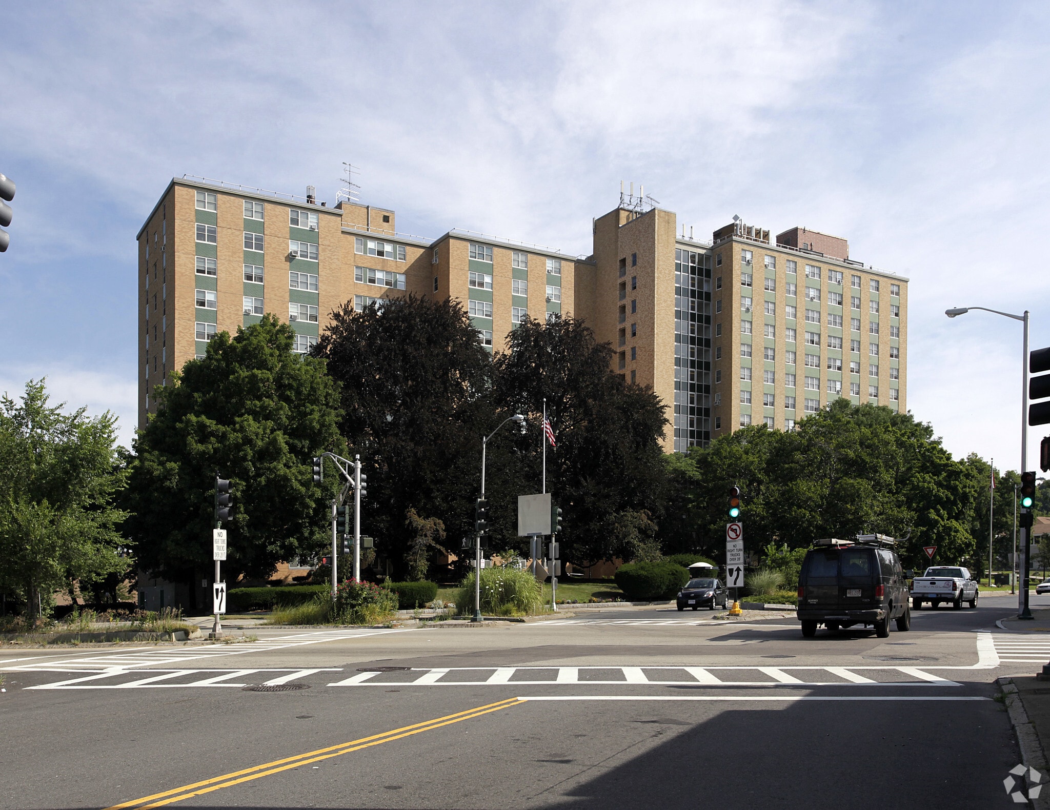 Webster Square Towers East and West - 1050-1060 Main St Worcester, MA ...