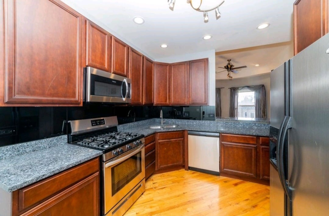 536 E 44th St Unit 3 Chicago IL 60653 Condo For Rent In Chicago IL 536-e-44th-st-unit-3-chicago-il-60653-condo-for-rent-in-chicago-il