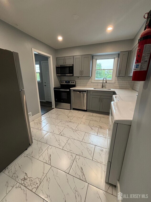 154 Garfield Ave Unit 2, Woodbridge Township, NJ 07067 - Room for Rent ...