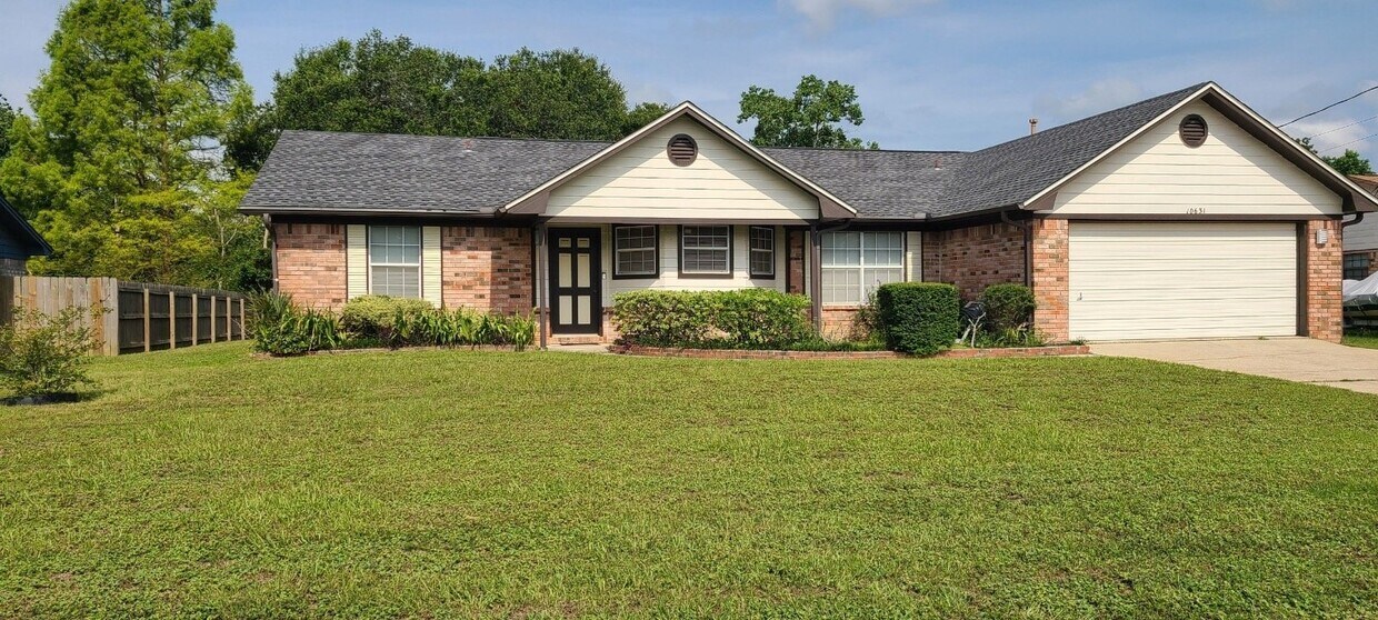 10631 Tara Dawn Cir, Pensacola, FL 32534 - Room for Rent in Pensacola ...