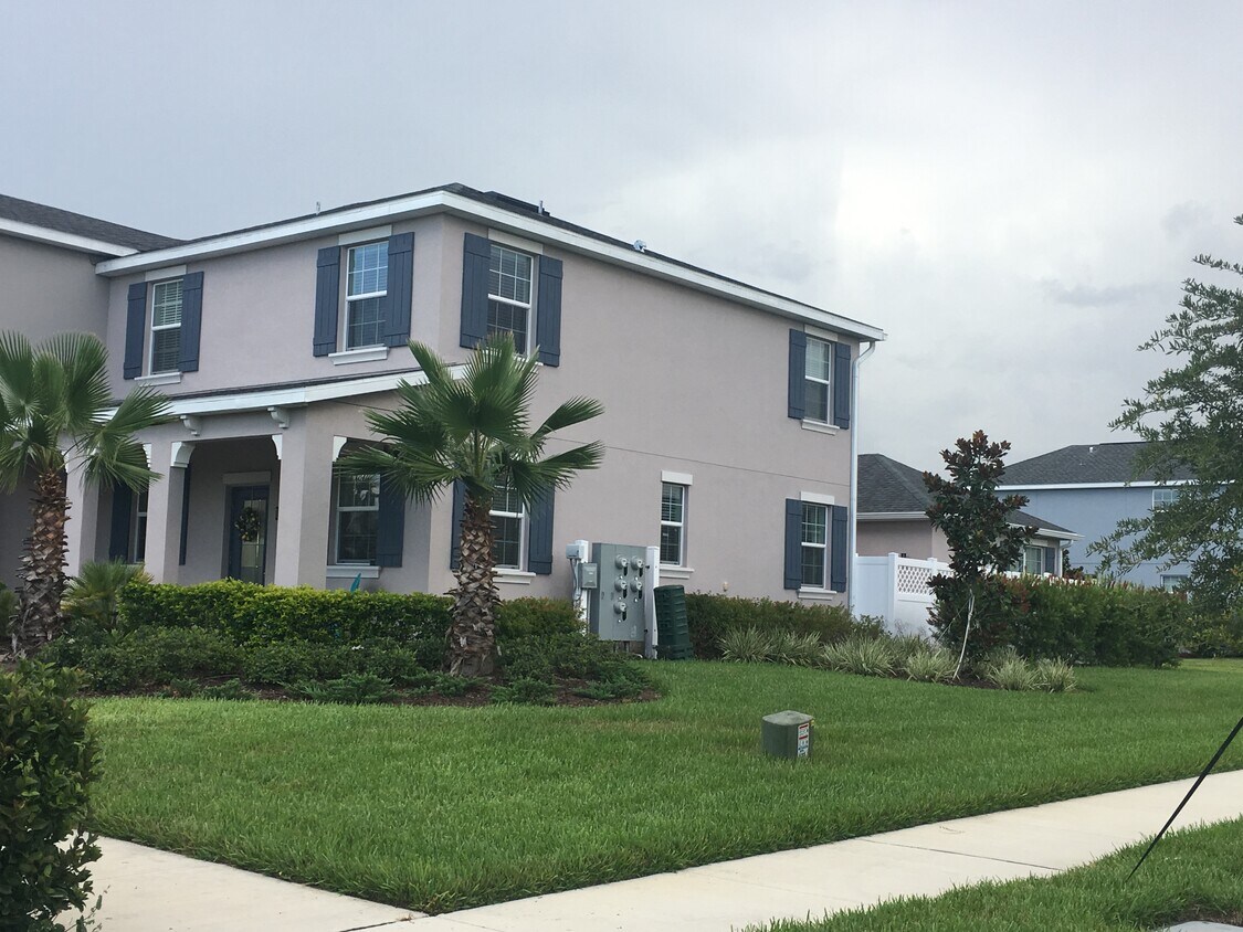11586 Comic Aly, Orlando, FL 32832 - Townhome Rentals in Orlando FL ...