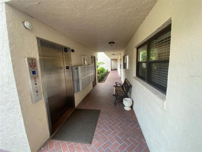 501 W Old US Hwy 441 Unit C104, Mount Dora, FL 32757 - Room for Rent in Mount Dora, FL ...