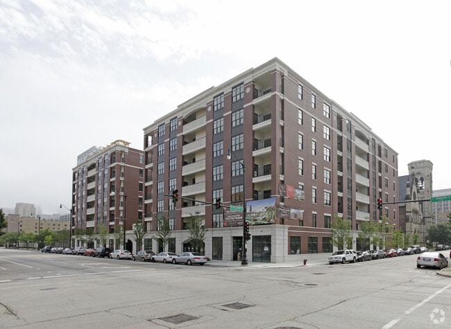 South Commons Rentals - Chicago, IL | Apartments.com