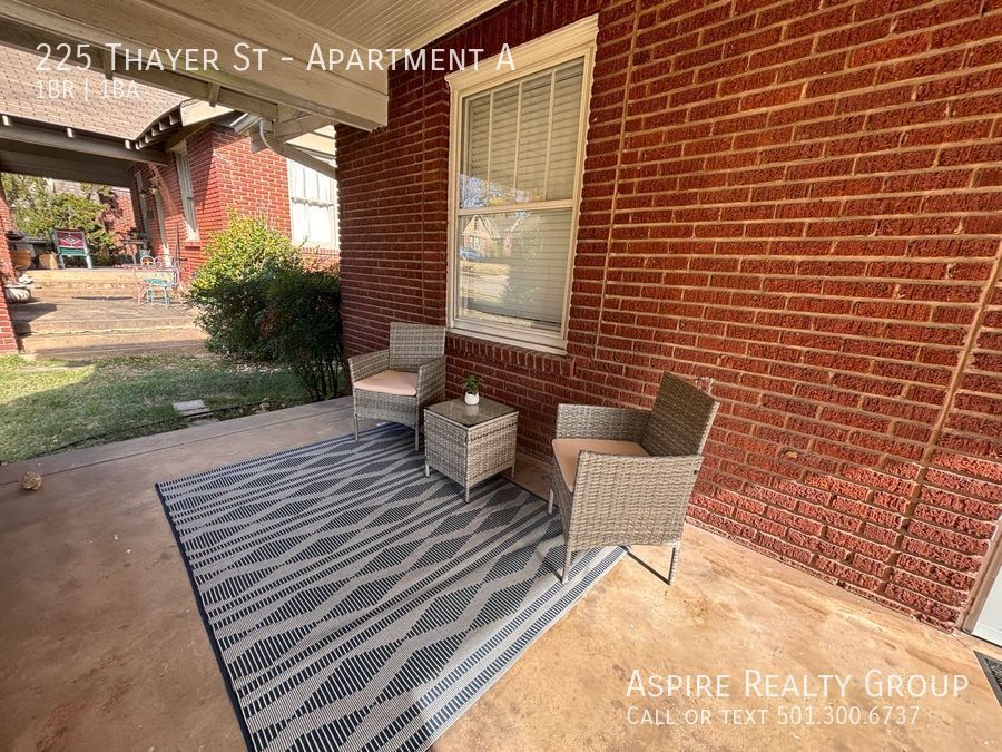 225 Thayer St Unit Apartment A, Little Rock, AR 72205 - Room for Rent ...