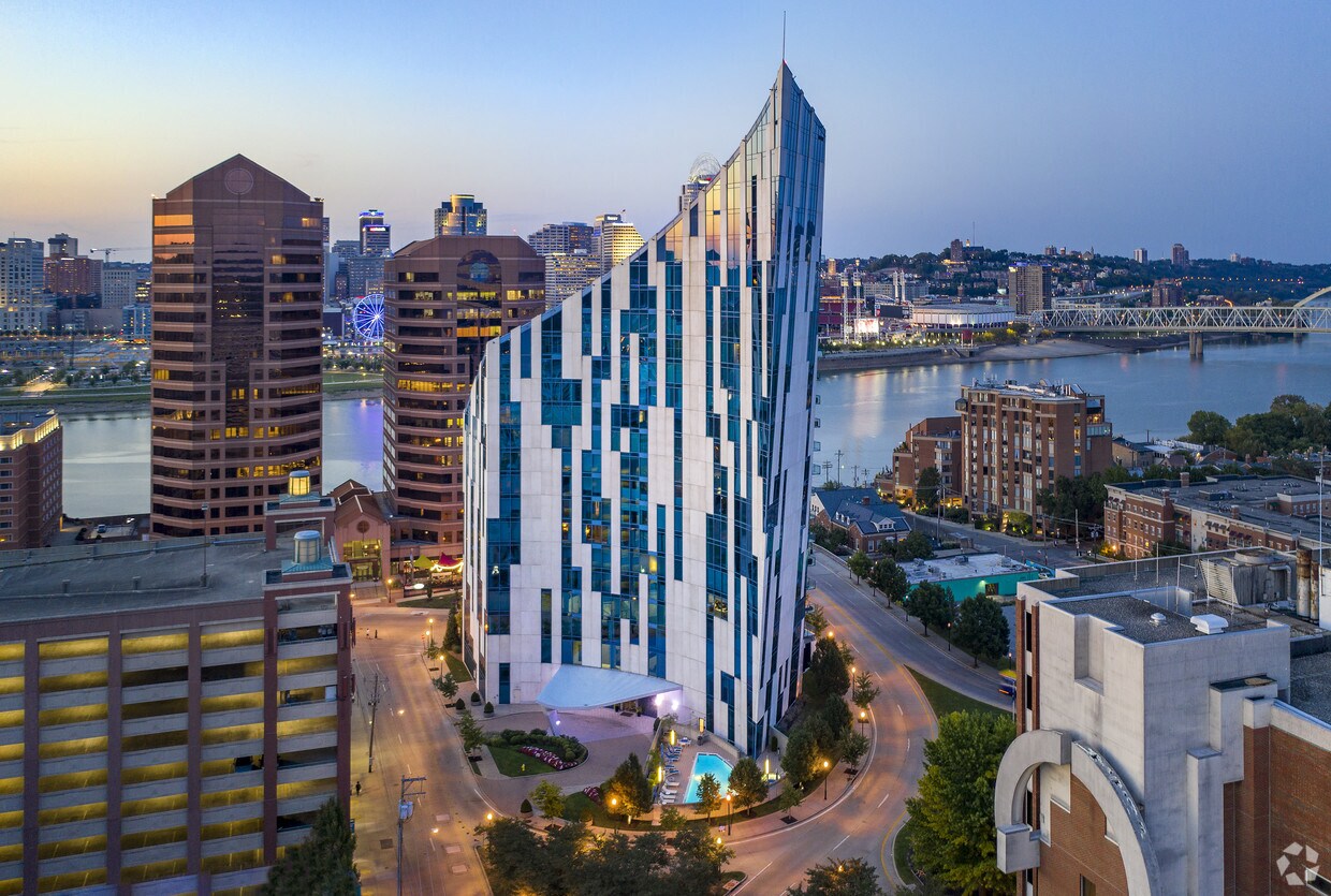 The Ascent at Roebling's Bridge - Apartments in Covington, KY ...