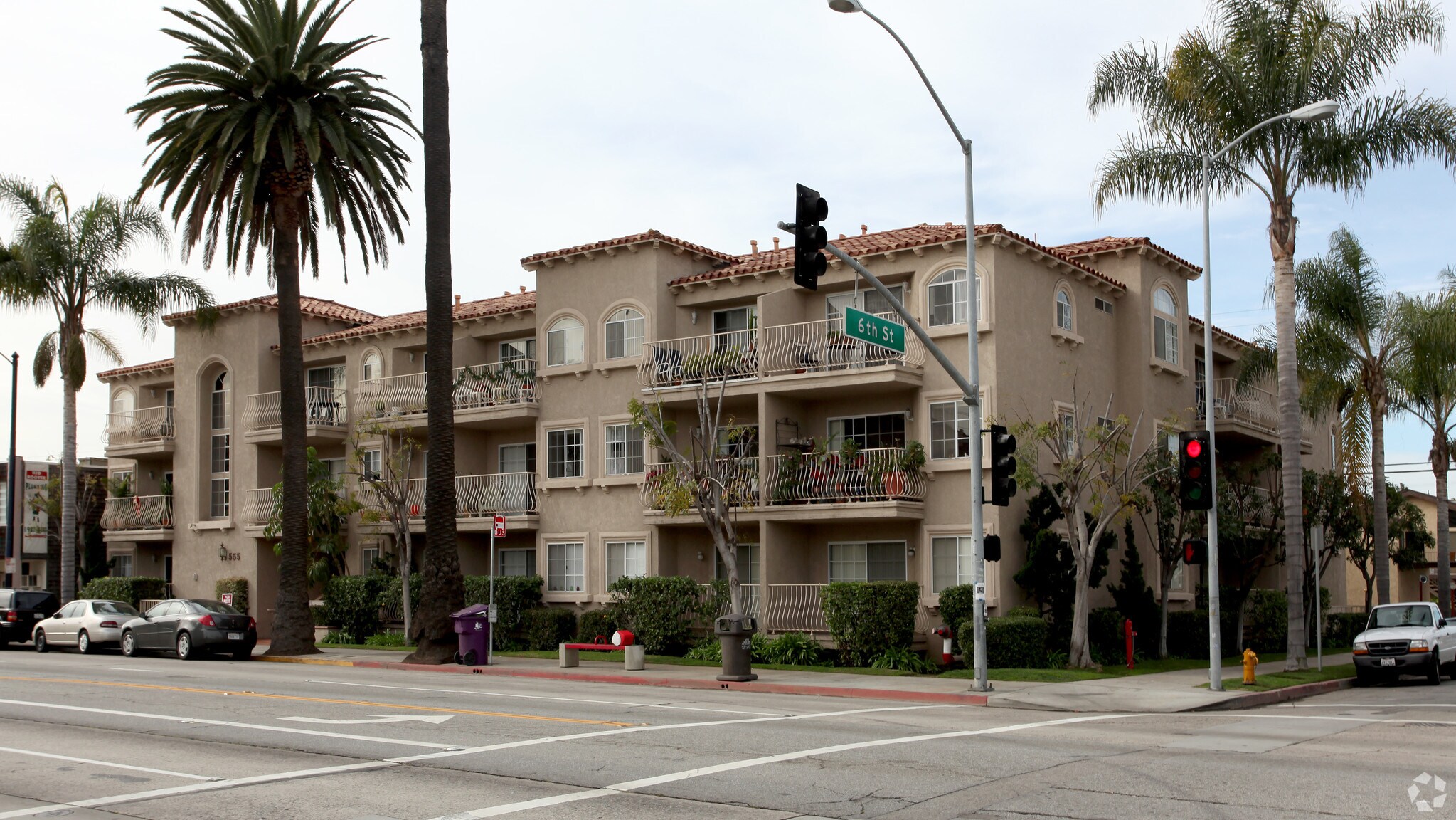 555 Redondo Apartments - 555 Redondo Ave Long Beach, CA 90814 ...