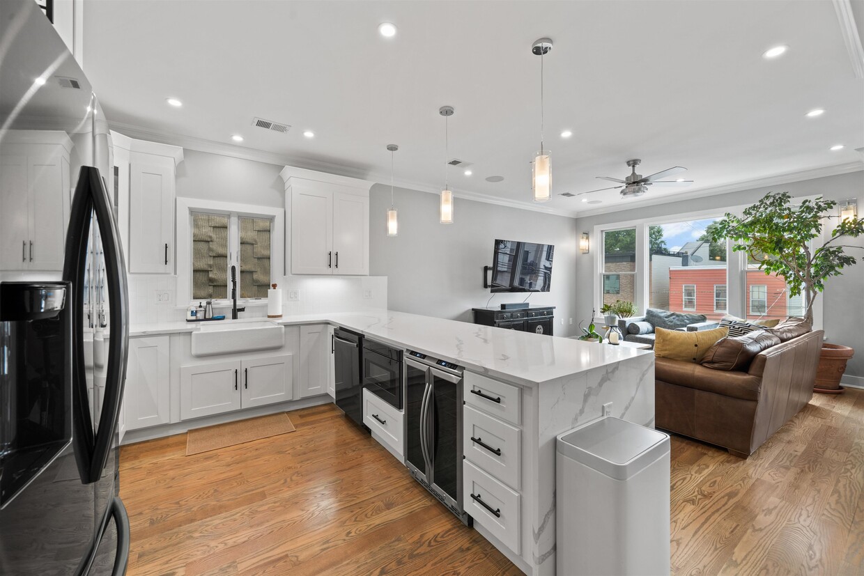 204 Bowers St Unit 2, Jersey City, NJ 07307 - Condo for Rent in Jersey ...