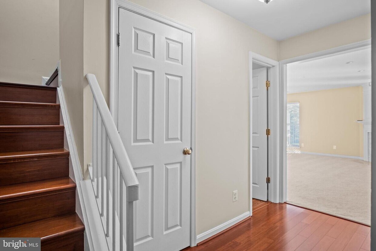 8211 Crossbrook Ct, Lorton, VA 22079 - Townhome Rentals in Lorton VA ...