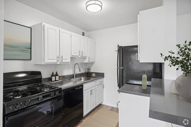 North Springfield Apartments for Rent with a Walk-In Closet ...