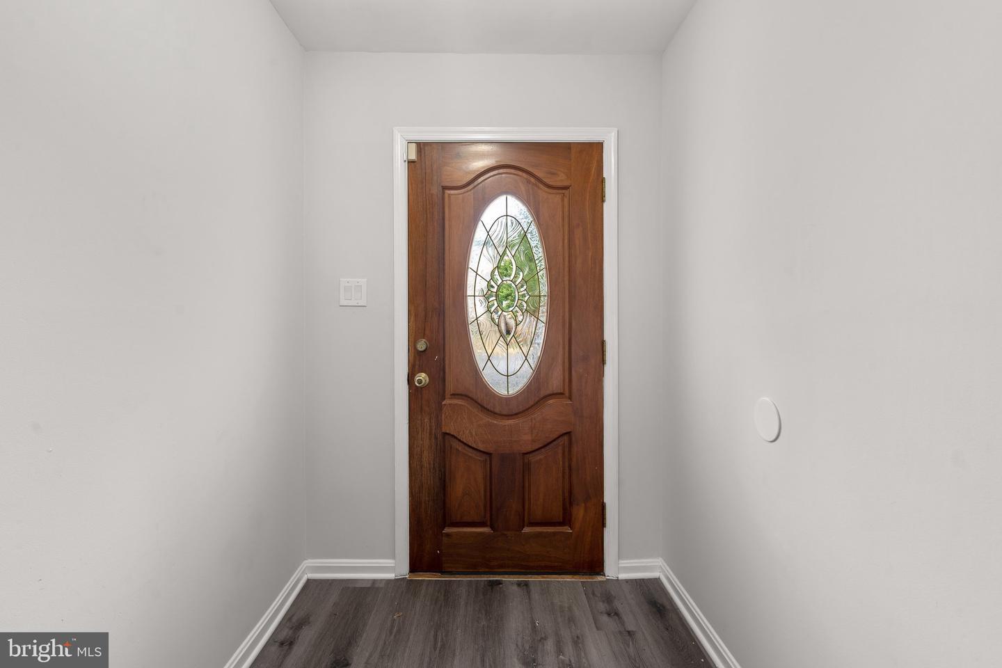 8151 Larkin Ln, Vienna, VA 22182 - Townhome Rentals in Vienna VA ...