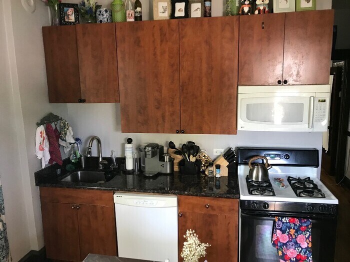 2200 W Cortez St Unit 3RAE, Chicago, IL 60622 - Room for Rent in ...