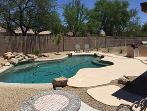Crescent Butte Apartments for Rent with a Swimming Pool - Phoenix, AZ ...