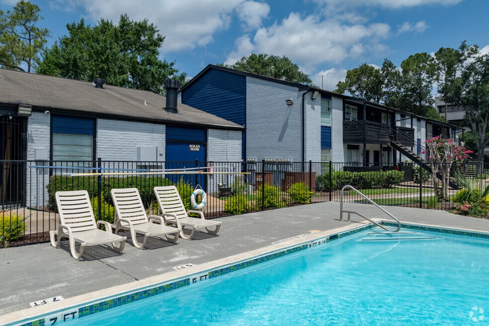 Apartments for Rent with Air Conditioning in Wild Peach Village TX ...