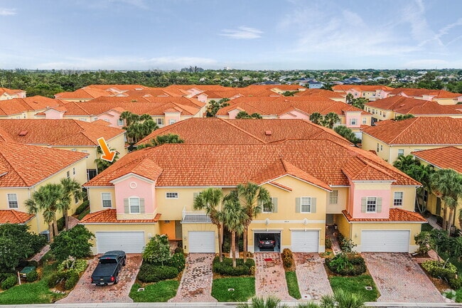 Sail Harbour at Healthpark Florida Apartments for Rent with Hardwood ...