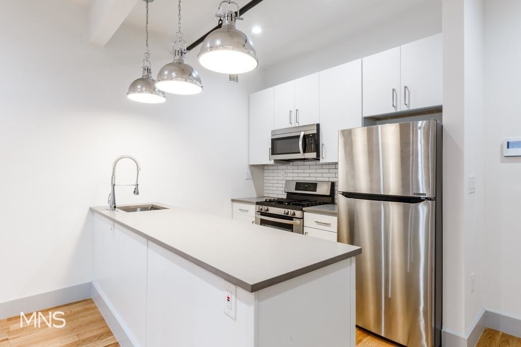 347 Lorimer St Unit 2-C, Brooklyn, NY 11206 - Room for Rent in Brooklyn ...