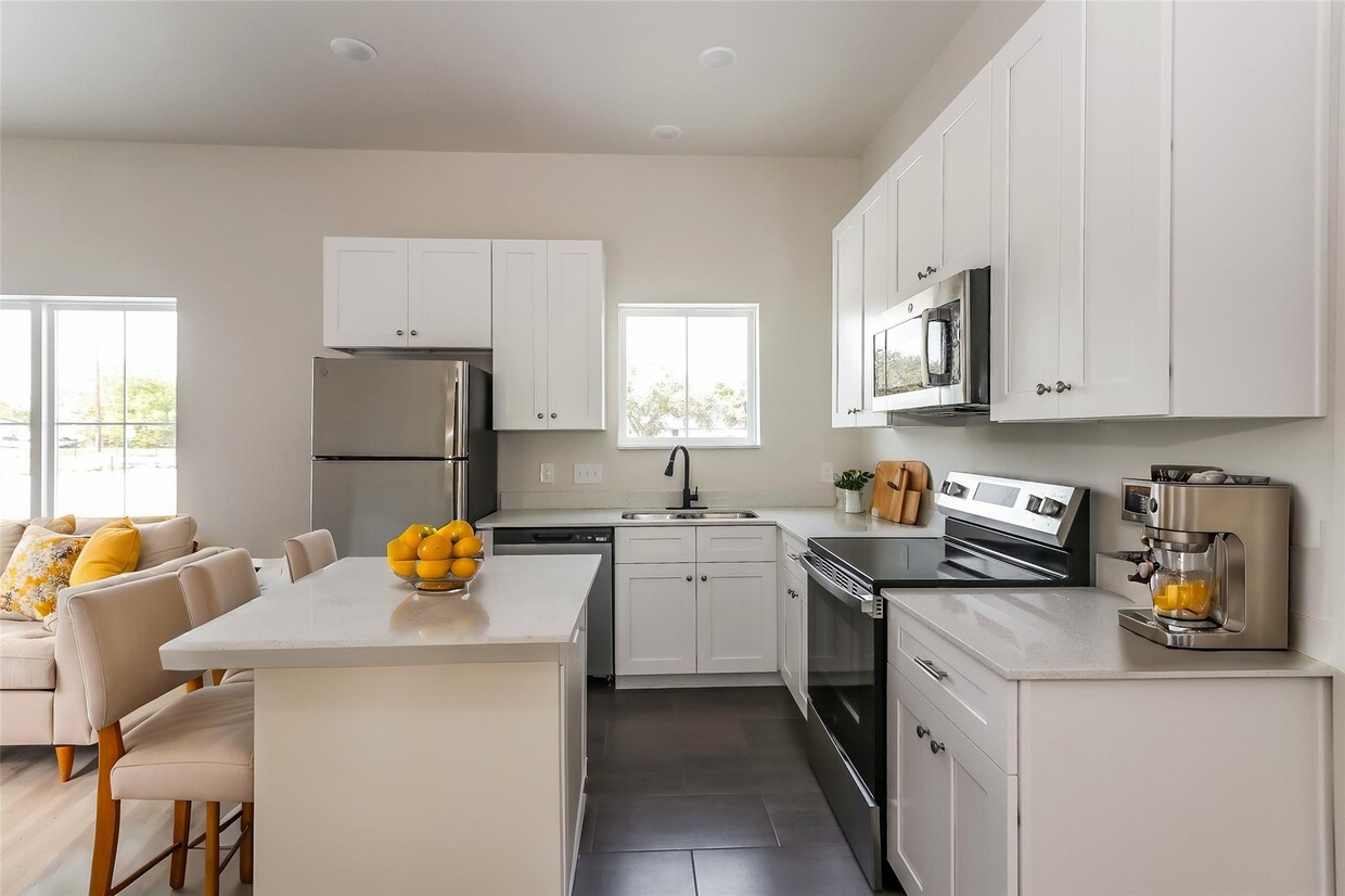 Brandon Luxury Living - 3726 Bellfort Ave Houston, TX 77051 ...