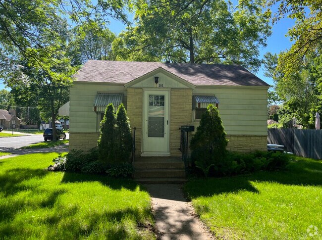 Houses for Rent Near University of Wisconsin, River Falls - River Falls ...