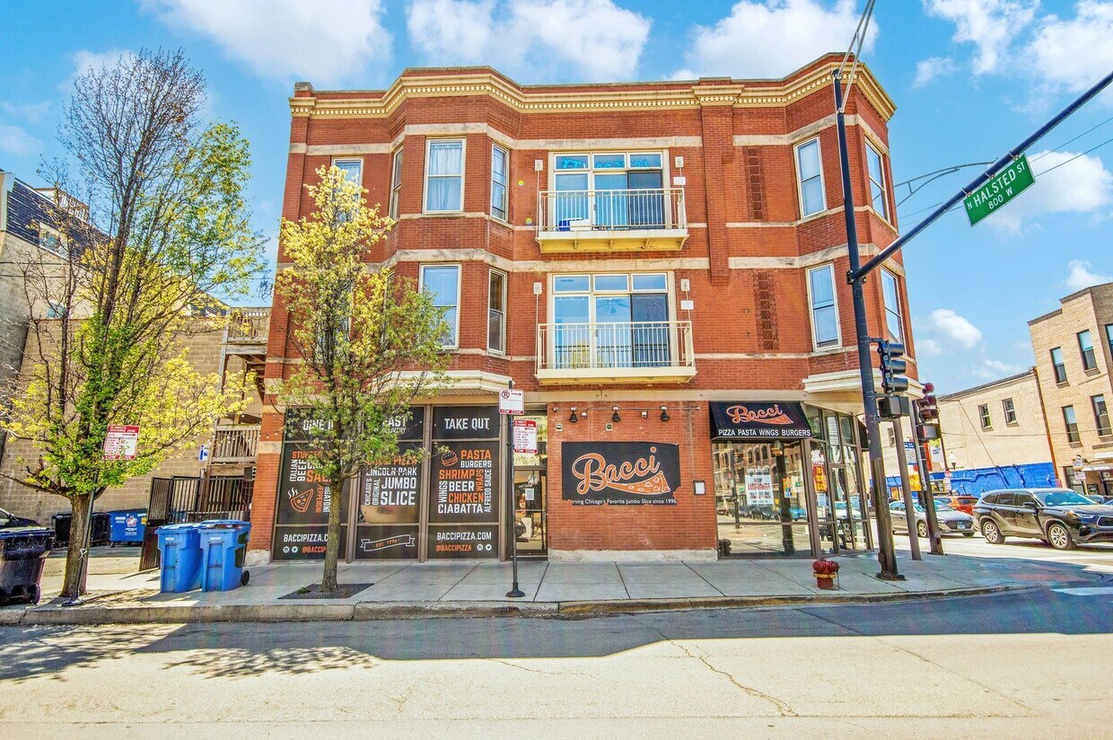 2557 N Halsted St, Chicago, IL 60614 - House Rental in Chicago, IL ...