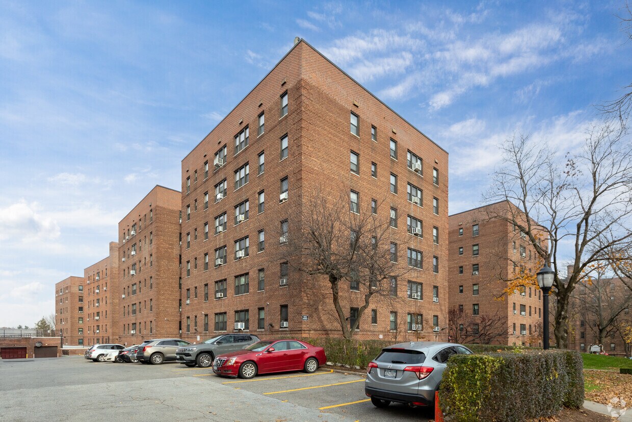Vernon Manor - 505 E Lincoln Ave Mount Vernon, NY 10552 | Apartments.com