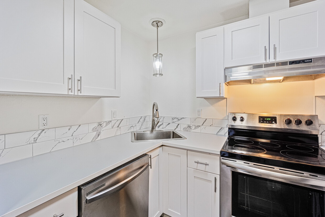 9008 17th Ave SW Unit 2, Seattle, WA 98106 - Room for Rent in Seattle ...