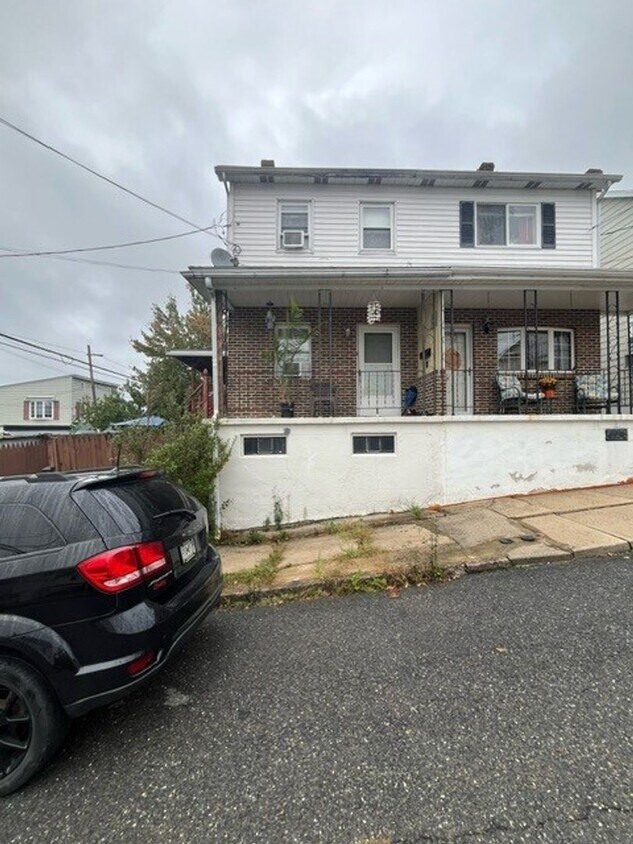 39 Leisenring St Unit 39 Leisenring St. A, Lansford, PA 18232 - Room ...