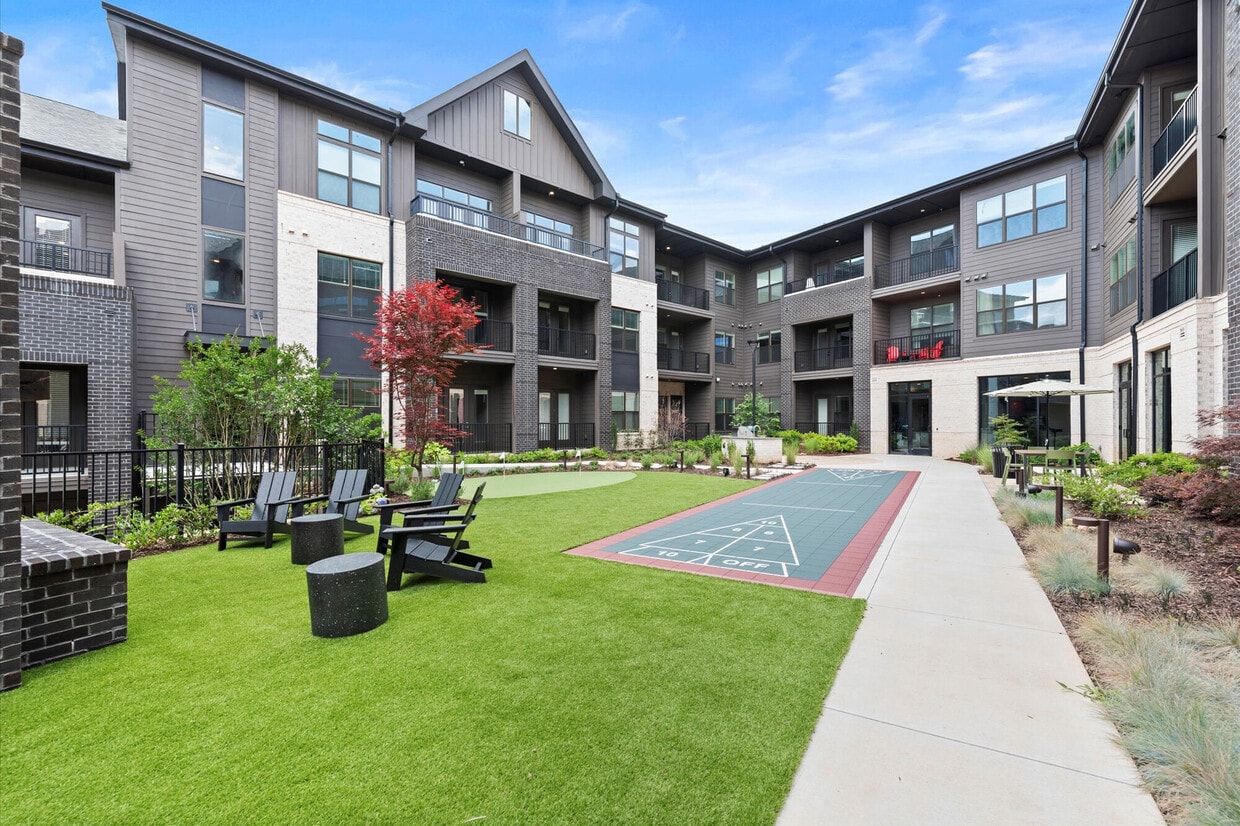 EVOQ EAST COBB - 2648 Sandy Plains Rd Marietta, GA 30066 | Apartments.com
