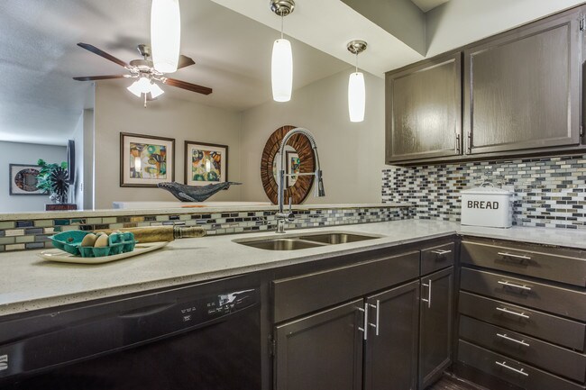Regency at Ridgmar - Apartments in Fort Worth, TX | Apartments.com