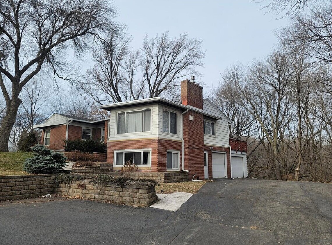 225 Thompson Ave E, Saint Paul, MN 55118 - House Rental in Saint Paul ...