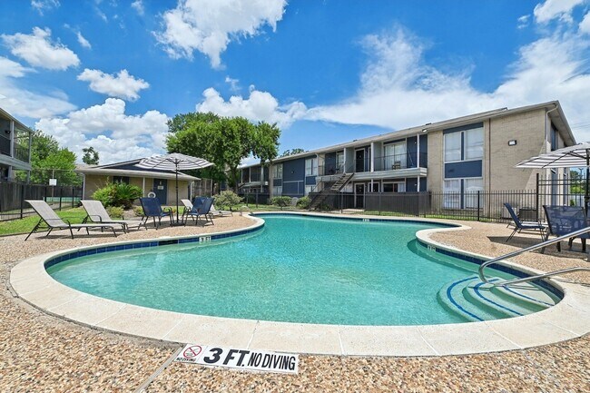 Apartments for Rent with Hardwood Floors in Northshore, Houston ...