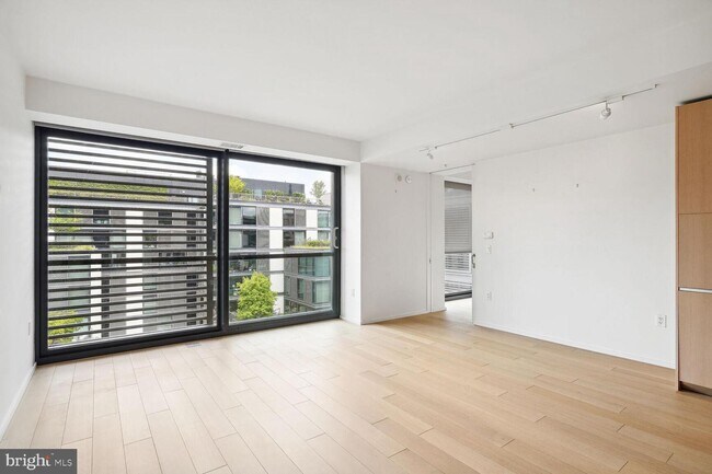 925 H St NW Unit 1003, Washington, DC 20001 - Room for Rent in ...