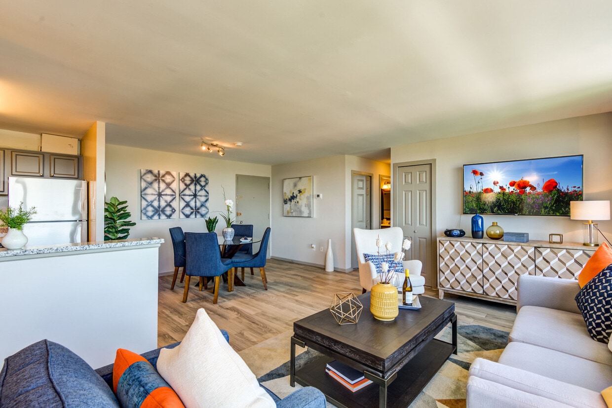 The Square at 511 Apartments - 511 Four Mile Rd Alexandria, VA 22305 ...