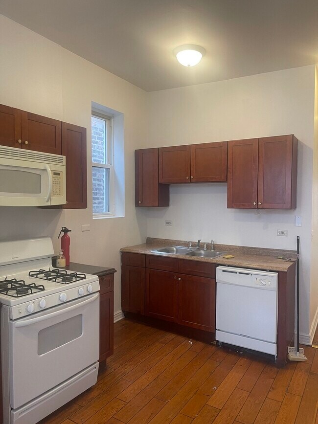 6619 S Rhodes Ave, Chicago, IL 60637 - House Rental in Chicago, IL ...