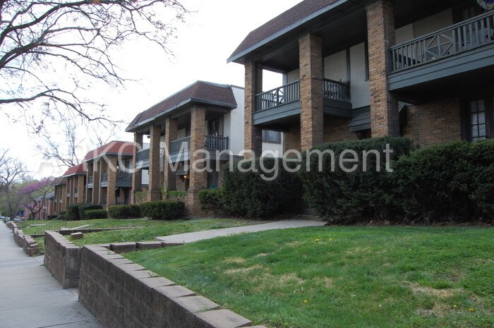 4405 Roanoke Pkwy Unit RP1N, Kansas City, MO 64111 - Room for Rent in ...