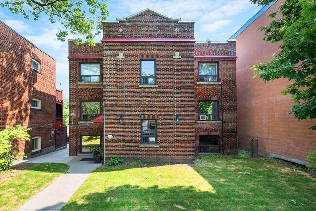 2367 Queen St E, Toronto, ON M4E 1H2 Apartments - 2367 Queen St E ...