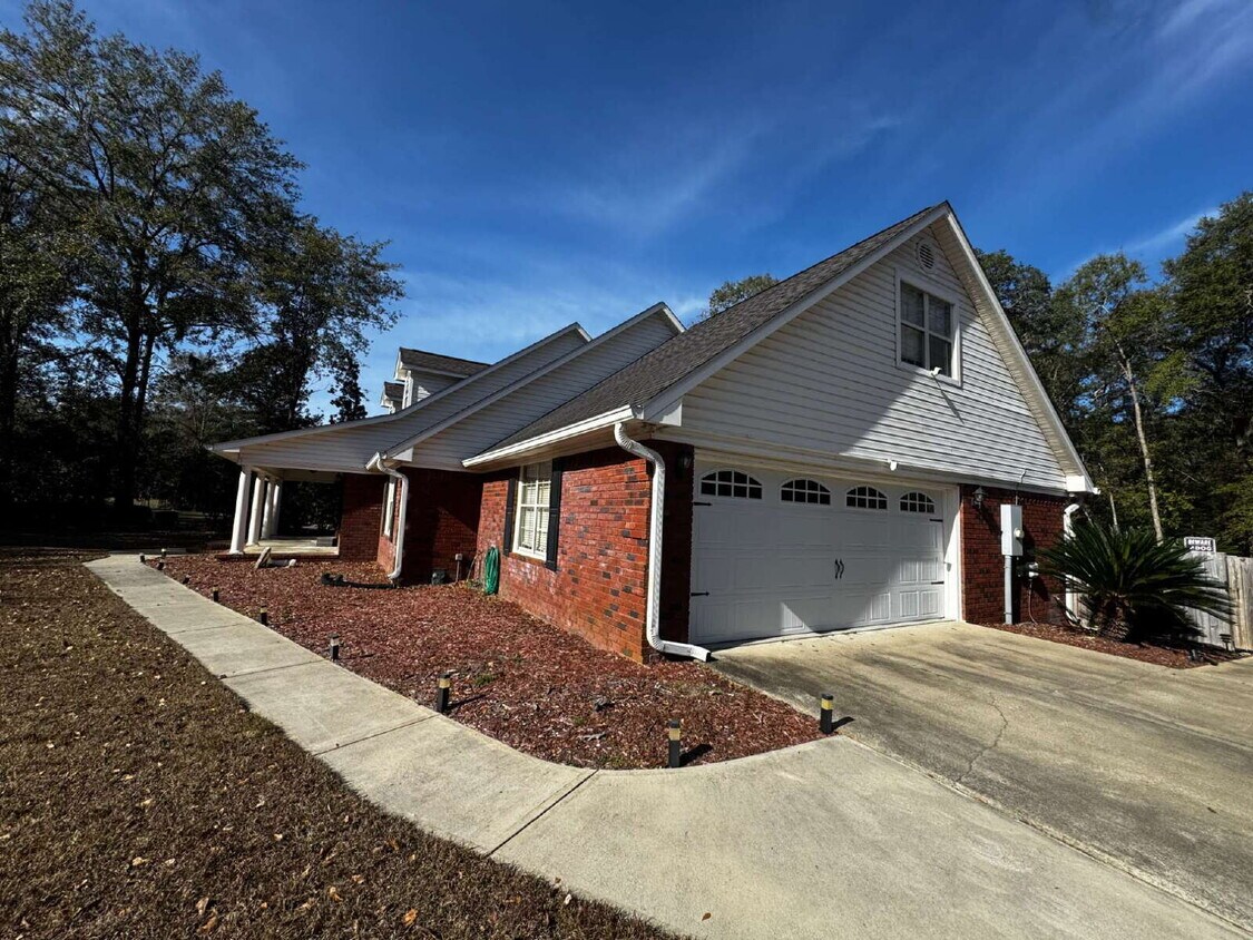 857 Flora Ellen St, Hinesville, GA 31313 - Room for Rent in Hinesville, GA | Apartments.com