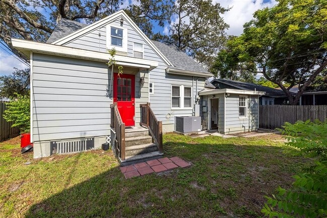 1027 17th St N Unit B, Saint Petersburg, FL 33713 - Room for Rent in ...