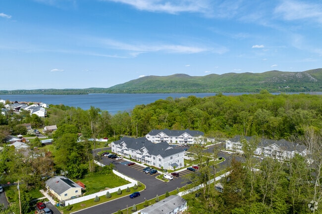 Plum Point on Hudson Condominiums Apartments for Rent with a Walk-In ...