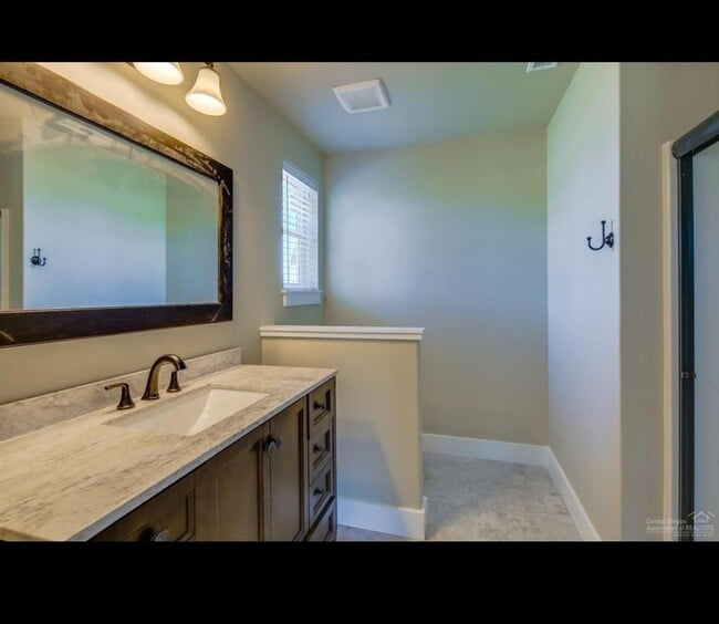 651 SE Reed Market Rd, Bend, OR 97702 - Townhome Rentals in Bend OR ...