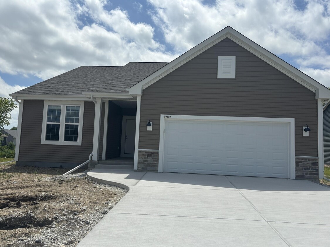 10507 Button Bush Dr, Caledonia, WI 53126 - House Rental in Caledonia ...