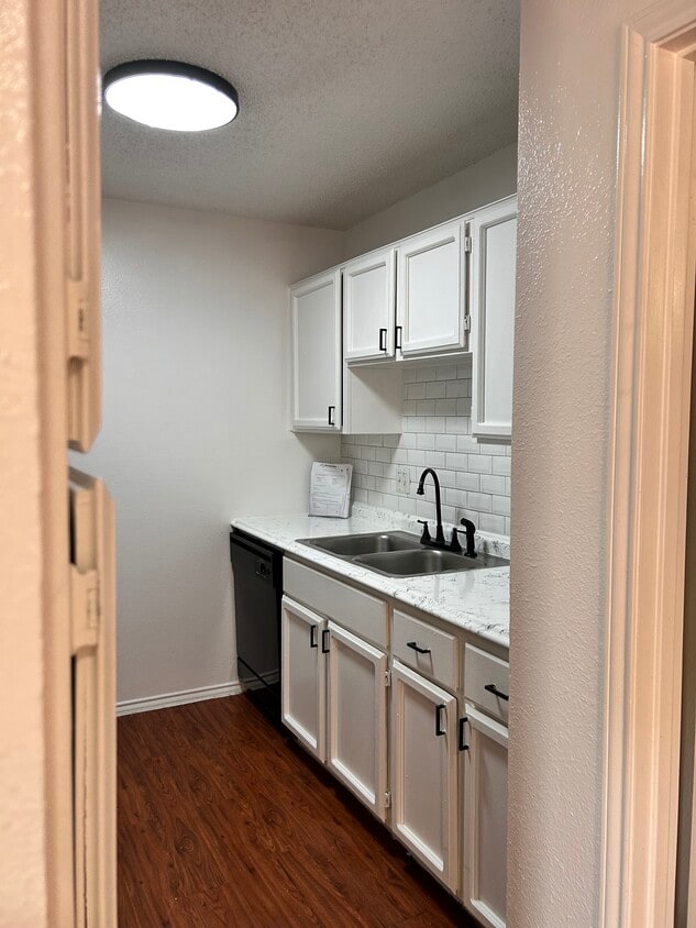 11601 Argonne Forest Trail, Austin, TX 78759 - Townhome Rentals in ...