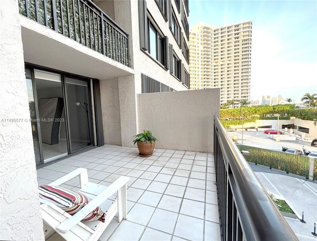 540 Brickell Key Dr Unit 706, Miami, FL 33131 - Condo for Rent in Miami ...