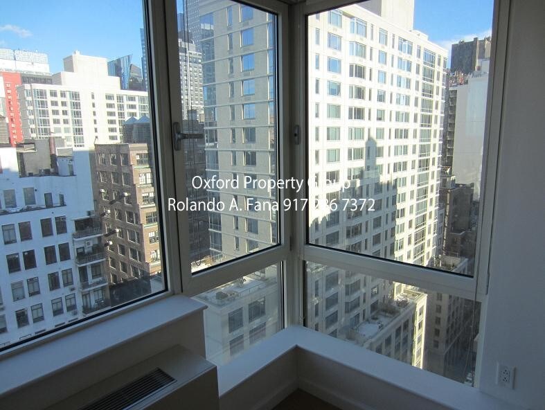 347 W 37th St, New York, NY 10018 - Room for Rent in New York, NY ...
