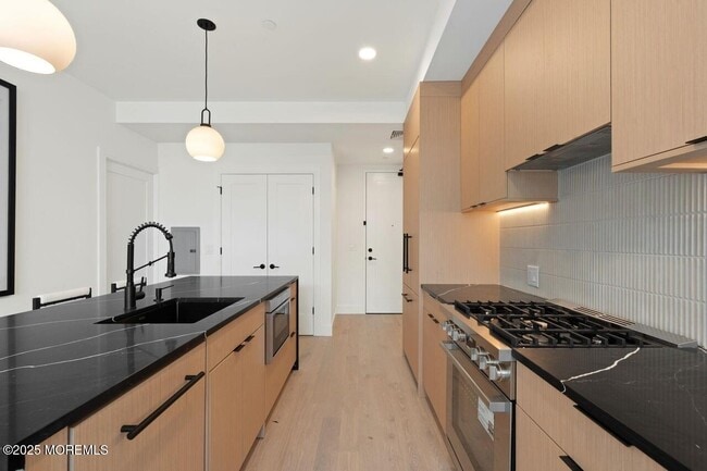 139 Christopher Columbus Dr Unit 305, Jersey City, NJ 07302 - Condo for ...