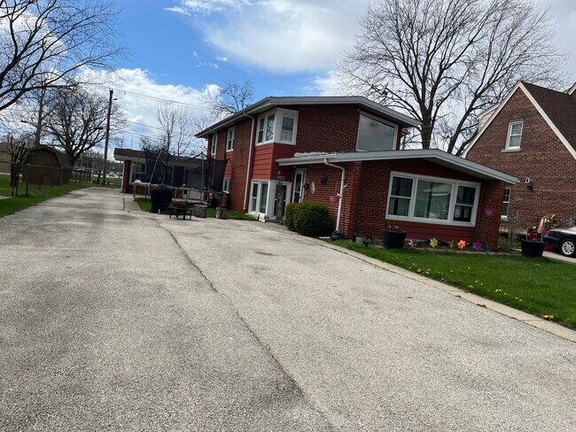 3046 S 24th Ave, Broadview, IL 60155 - House Rental in Broadview, IL ...