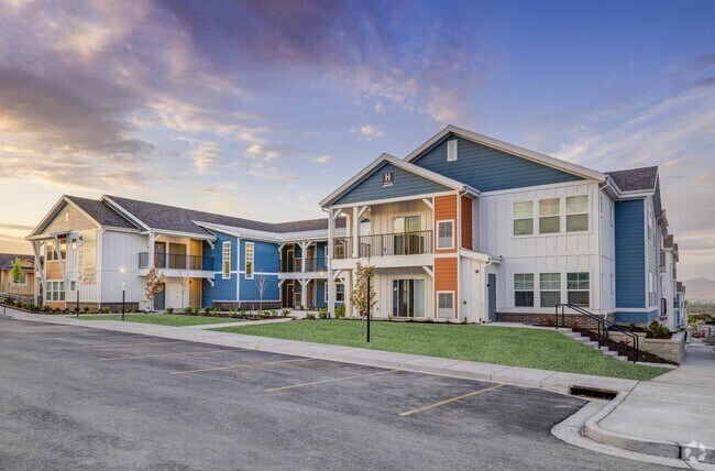 Rosecrest Apartments for Rent with a Swimming Pool - Herriman, UT - 98 ...