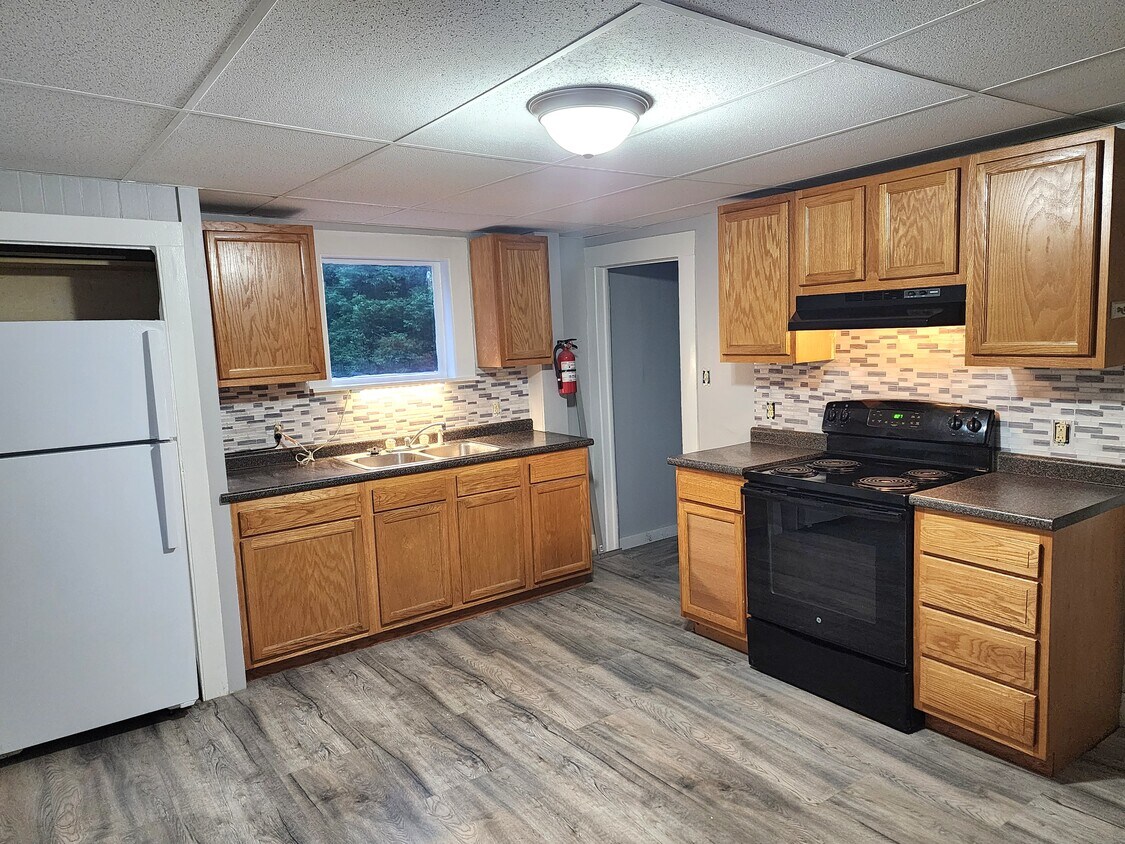 536 Main St Unit #1, Farmington, NH 03835 - 536 Main St Farmington, NH ...