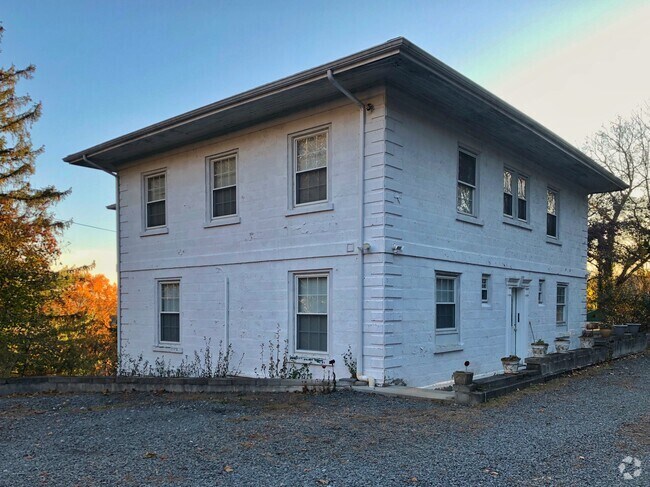 Valhalla Park Apartments for Rent with a Walk-In Closet - Valhalla, NY ...